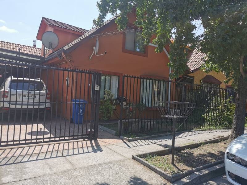 Casa 4 dormitorios en Santa Maria de Colin